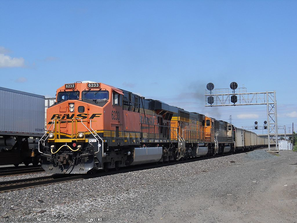BNSF 6233